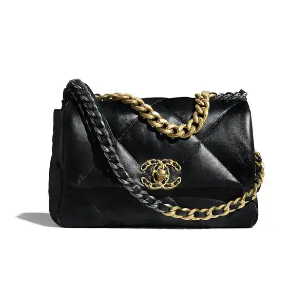 CHANEL ブラックショルダーバッグ Chanel 19 Handbag - Jet Black | Editorialist